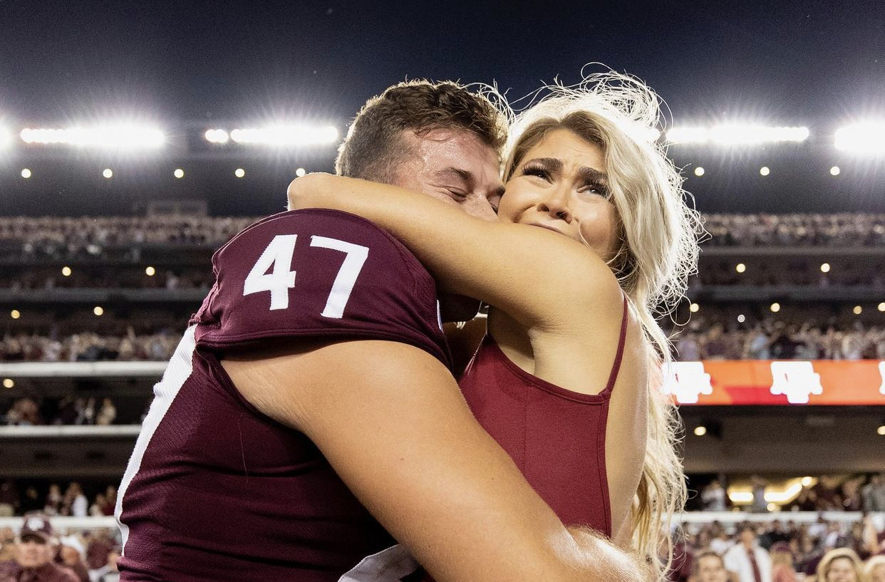 Seth Small Wife Running On Field Factory Sale | emergencydentistry.com