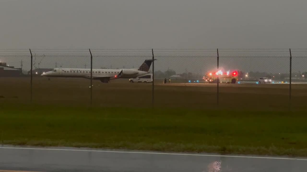 United Airlines Plane Slides Off Runway At Green Bay Airport A United