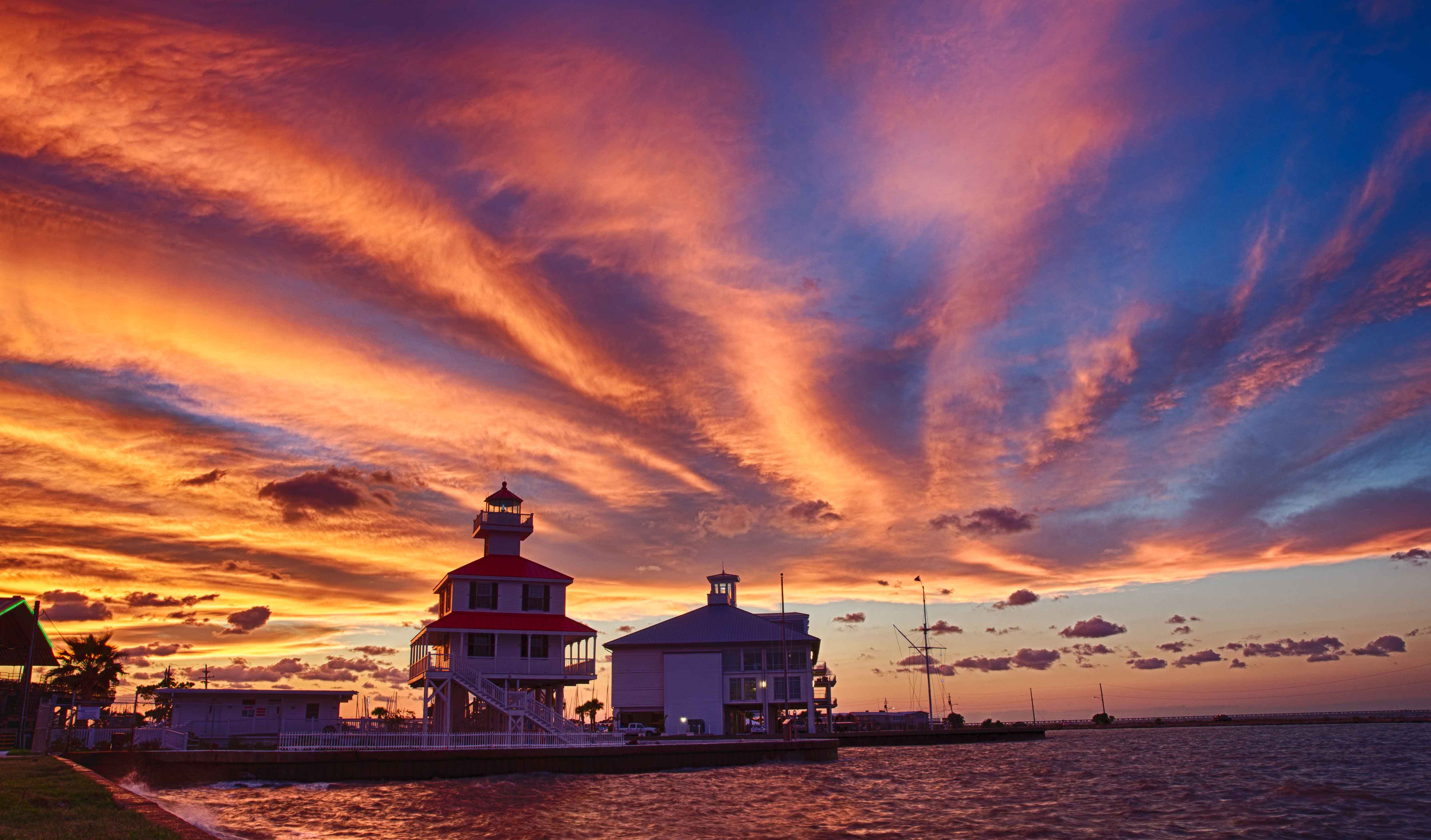 New Orleans Lighthouses At Sunset New Canal Lighthouse Museum