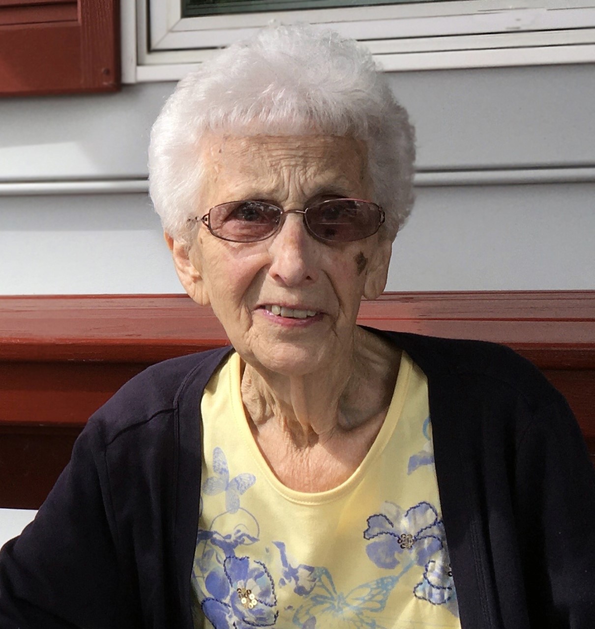 May Perry's Instagram, Twitter & Facebook on IDCrawl