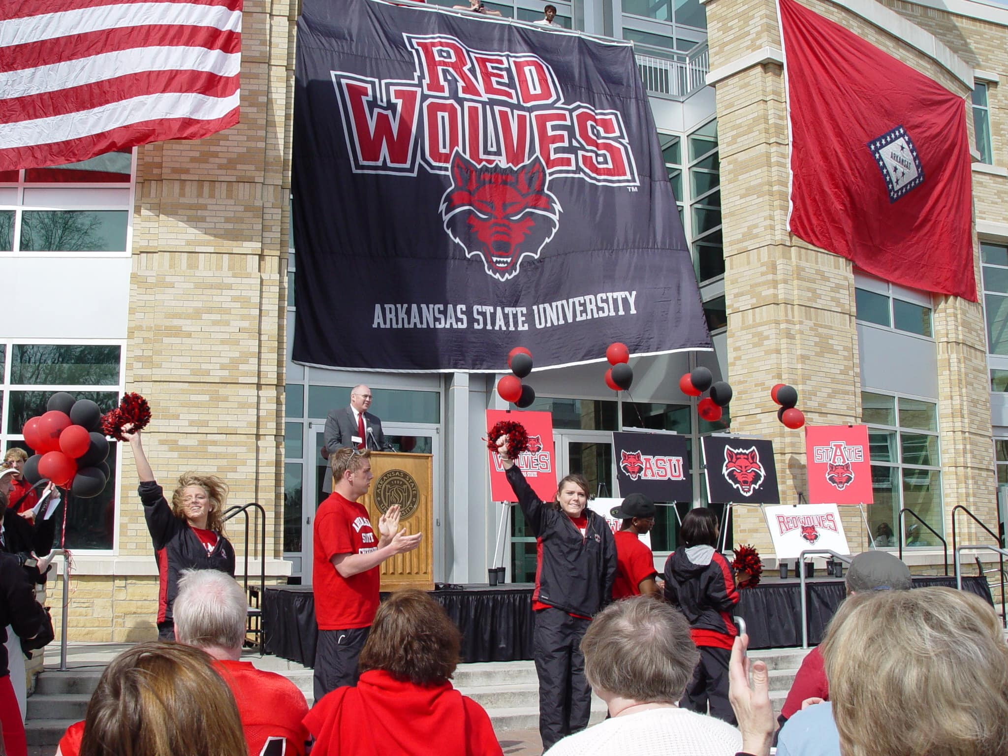 Red Wolf College Logo