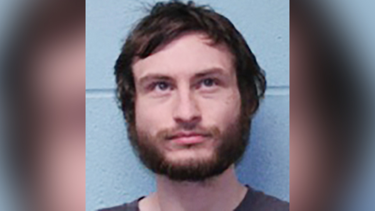 Elisha Riggs's Instagram, Twitter & Facebook on IDCrawl