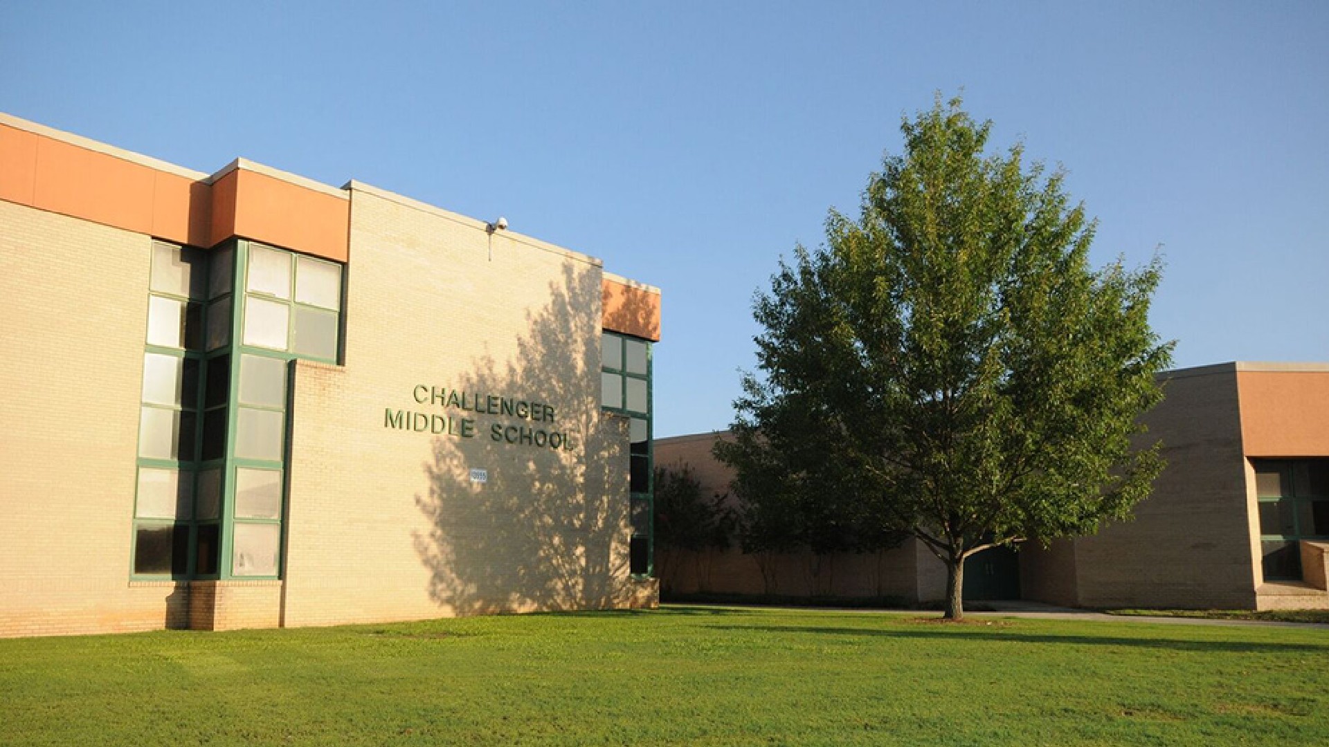 Challenger Middle School Logo