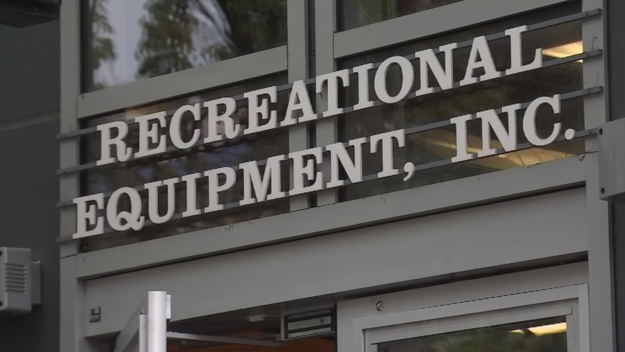 Recreational Equipment Inc Logo