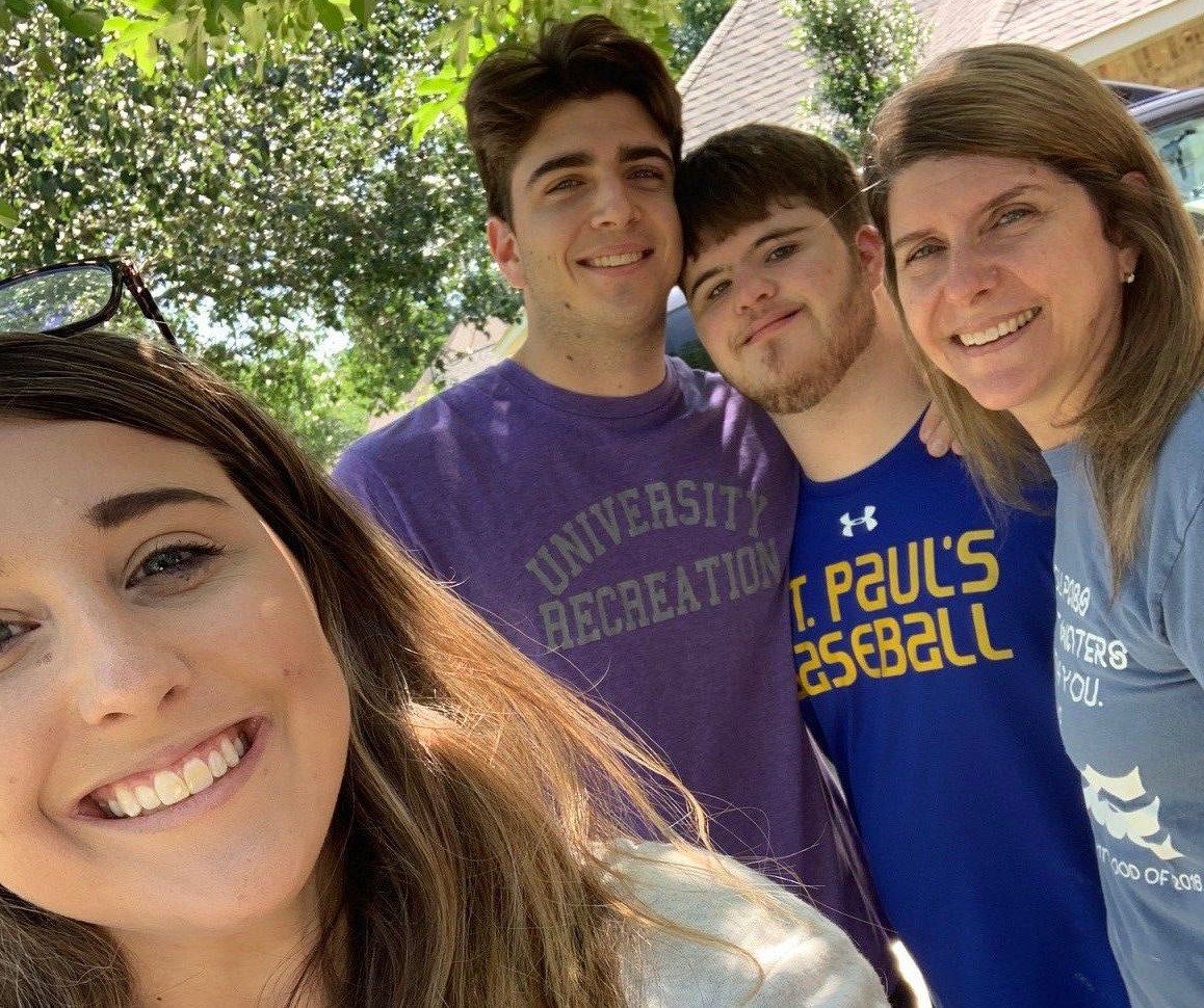 Ashley Mcreynolds's Instagram, Twitter & Facebook on IDCrawl