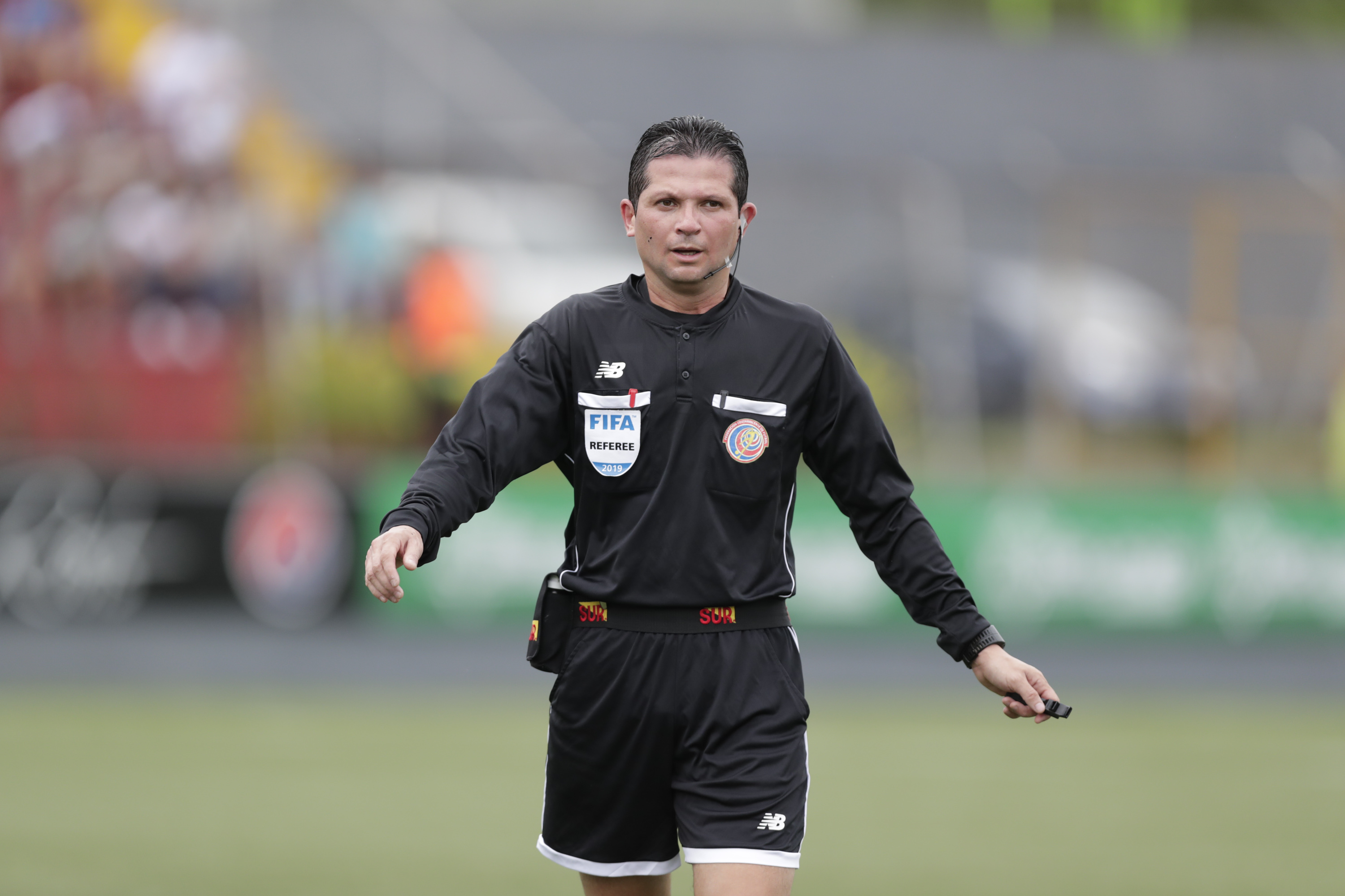 Técnico del América le tiró duro a Henry Bejarano: “Estos árbitros son ...