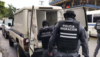 Policía de Migración realiza operativo en Quepos | La Teja