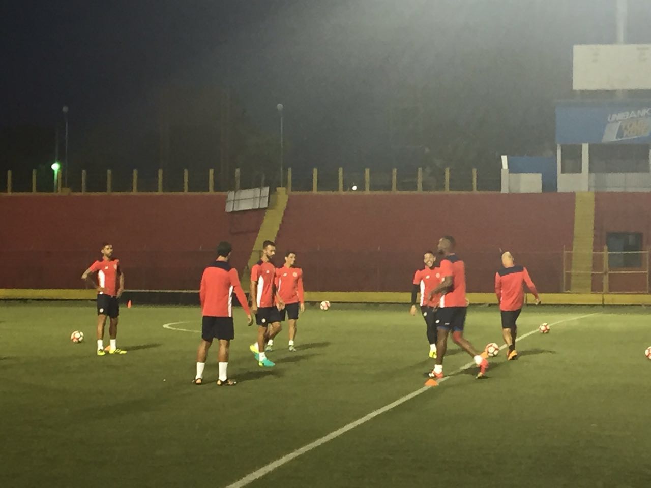 Selección de Costa Rica reconoció esta tarde el estadio Sylvio Cator ...