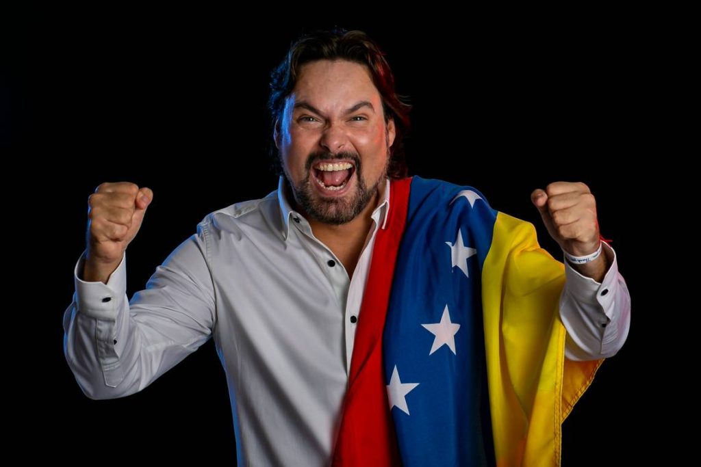 ¡Llegan las risas! George Harris traerá su show de ‘stand-up comedy’ a ...