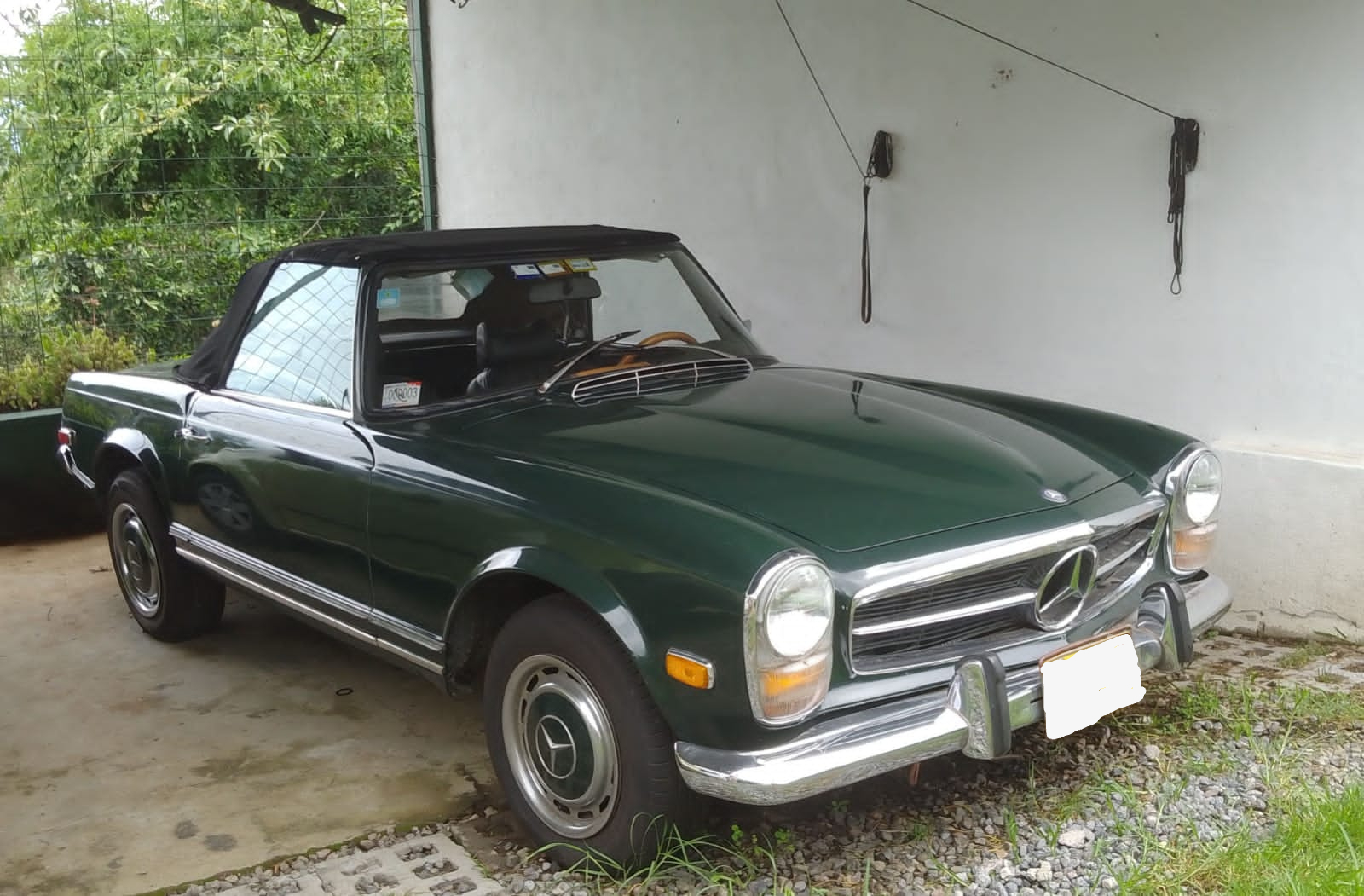 Un Mercedes Benz transporta a su dueño a la Costa Rica de antaño | La Teja