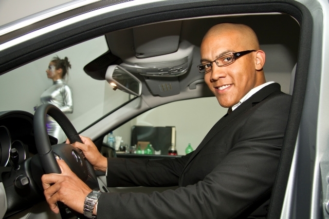 El modelo Greivin Morgan desempolvó su álbum de fotos | La Teja