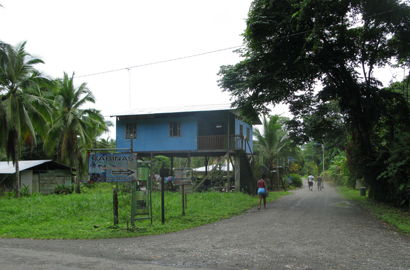 Vecinos de Manzanillo organizan protesta contra posible desalojo | La ...