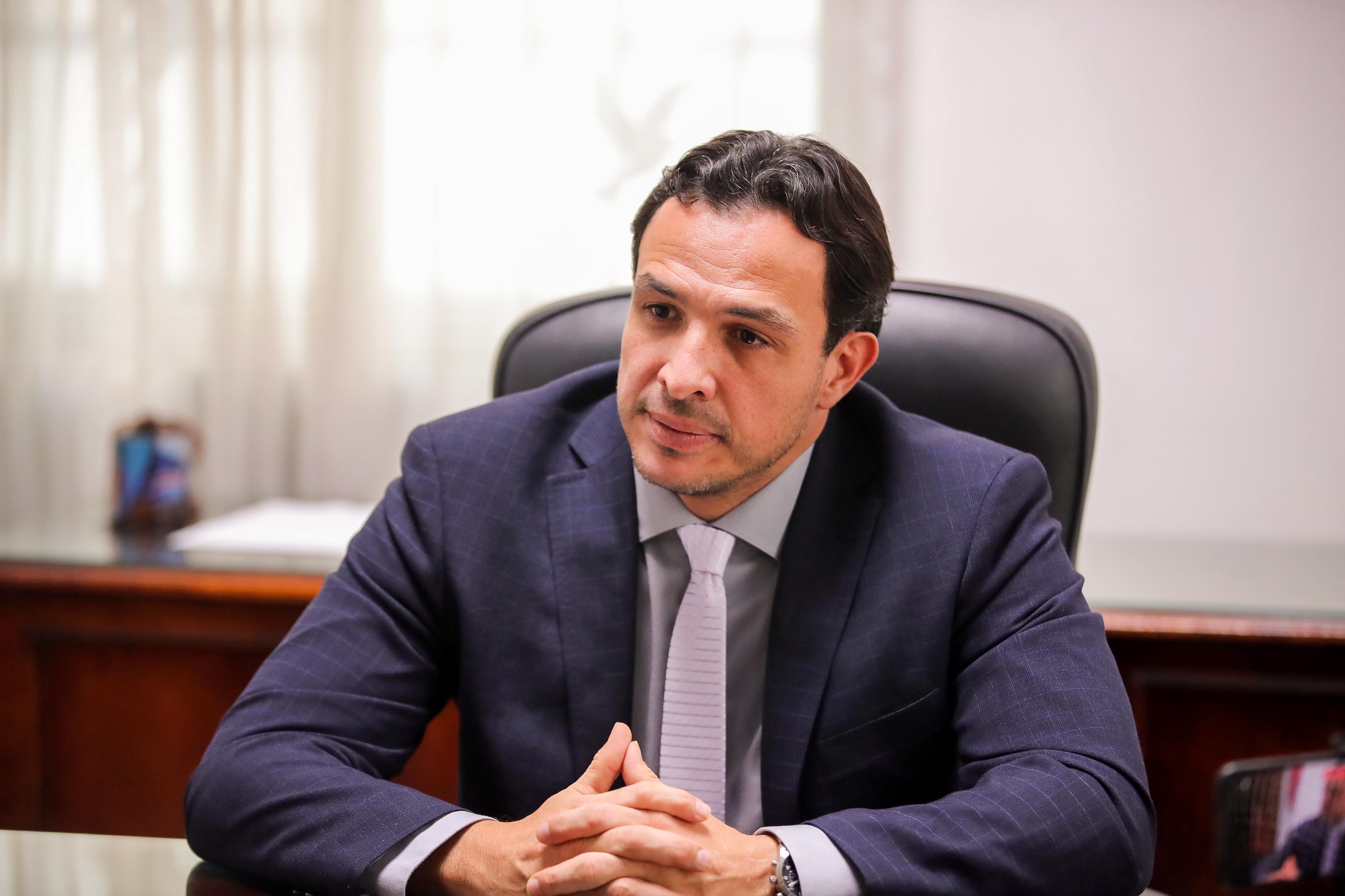 Gobierno destituye a Mario Arce, presidente del Incofer | El Financiero