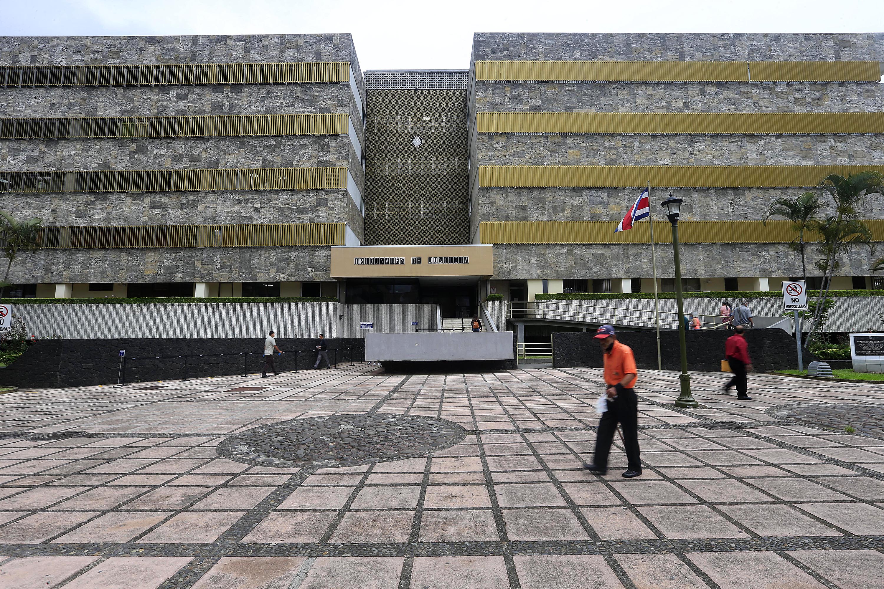 OIJ publica foto de hombre al que busca y muchos lo ven igualito a ...