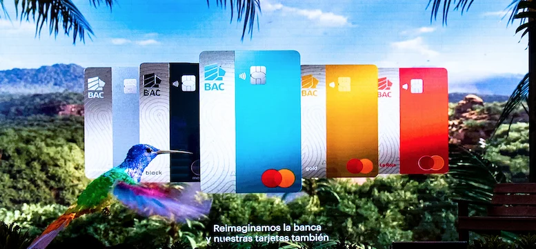 BAC Credomatic presenta su nueva tarjeta BIO, elaborada con material de ...