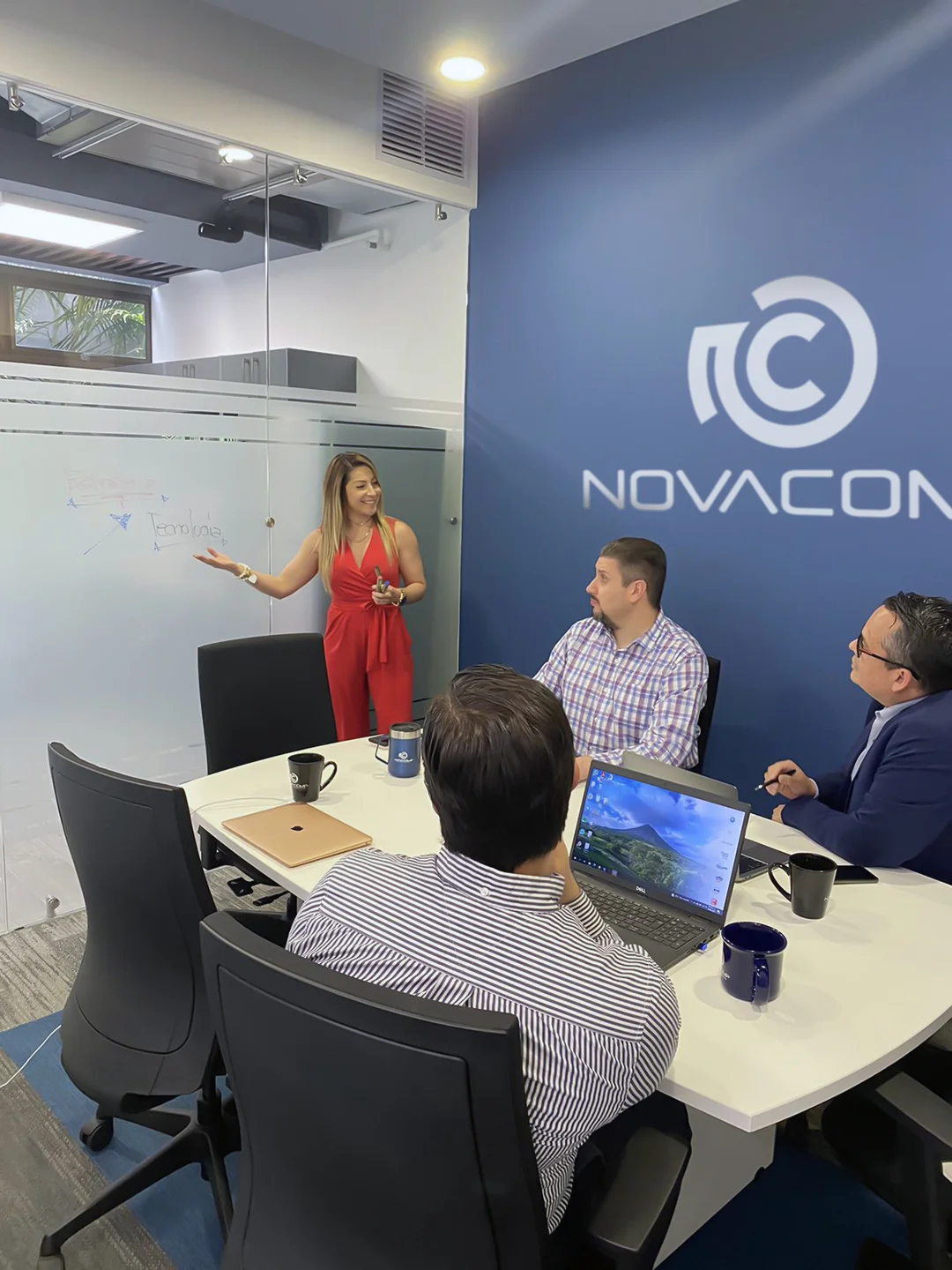 Servicios innovadores de Novacomp lideran la transformación digital en ...