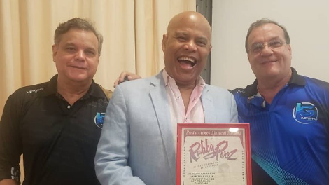 Cantante Rubby Pérez daba concierto cuando le avisaron que su esposa falleció | La Teja