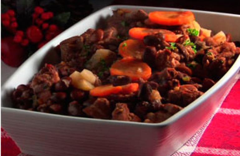 Frijoles cubaces con pezuña y costillas | La Nación