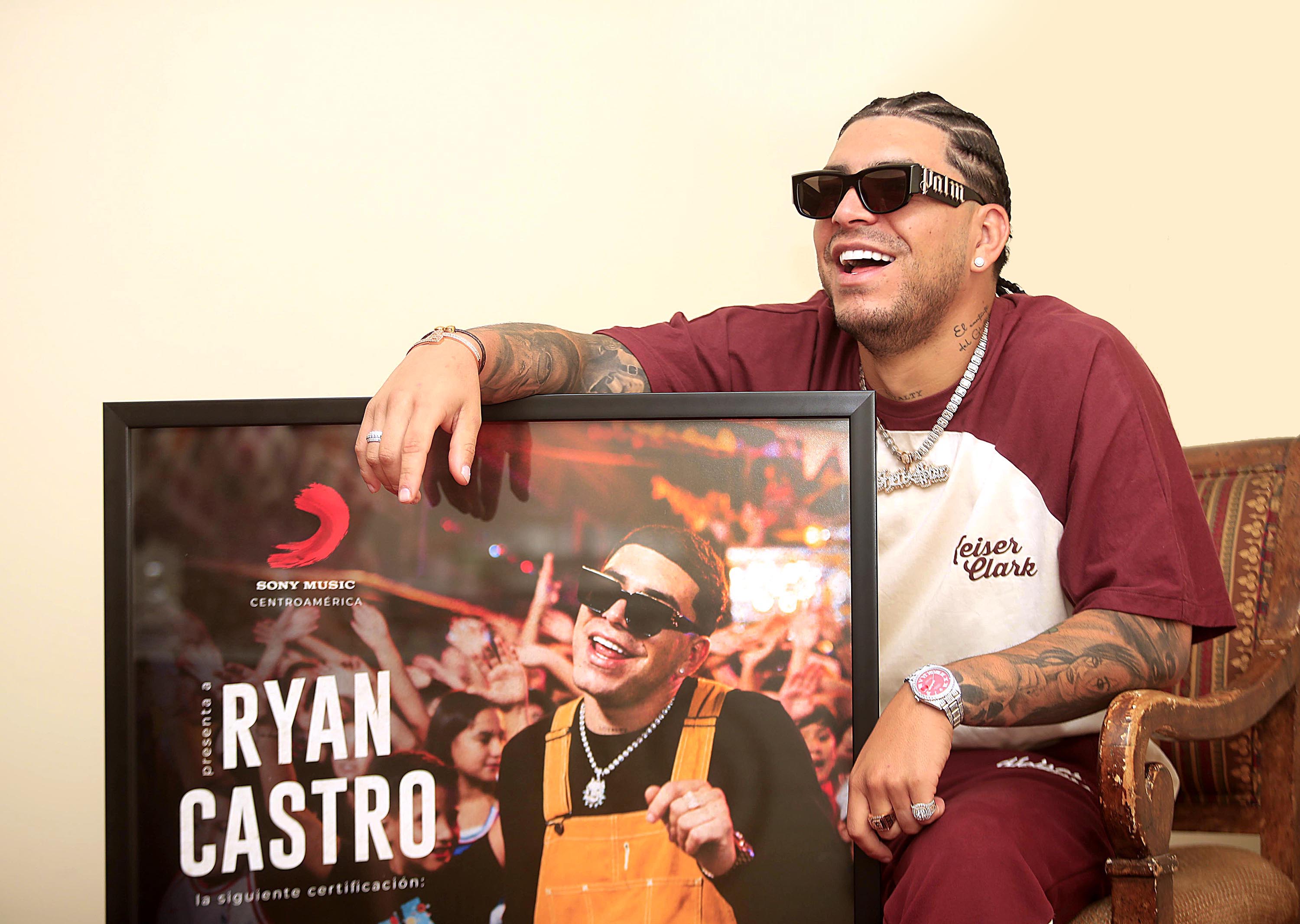 Video: Cantante Ryan Castro se animó a adivinar el significado de ...