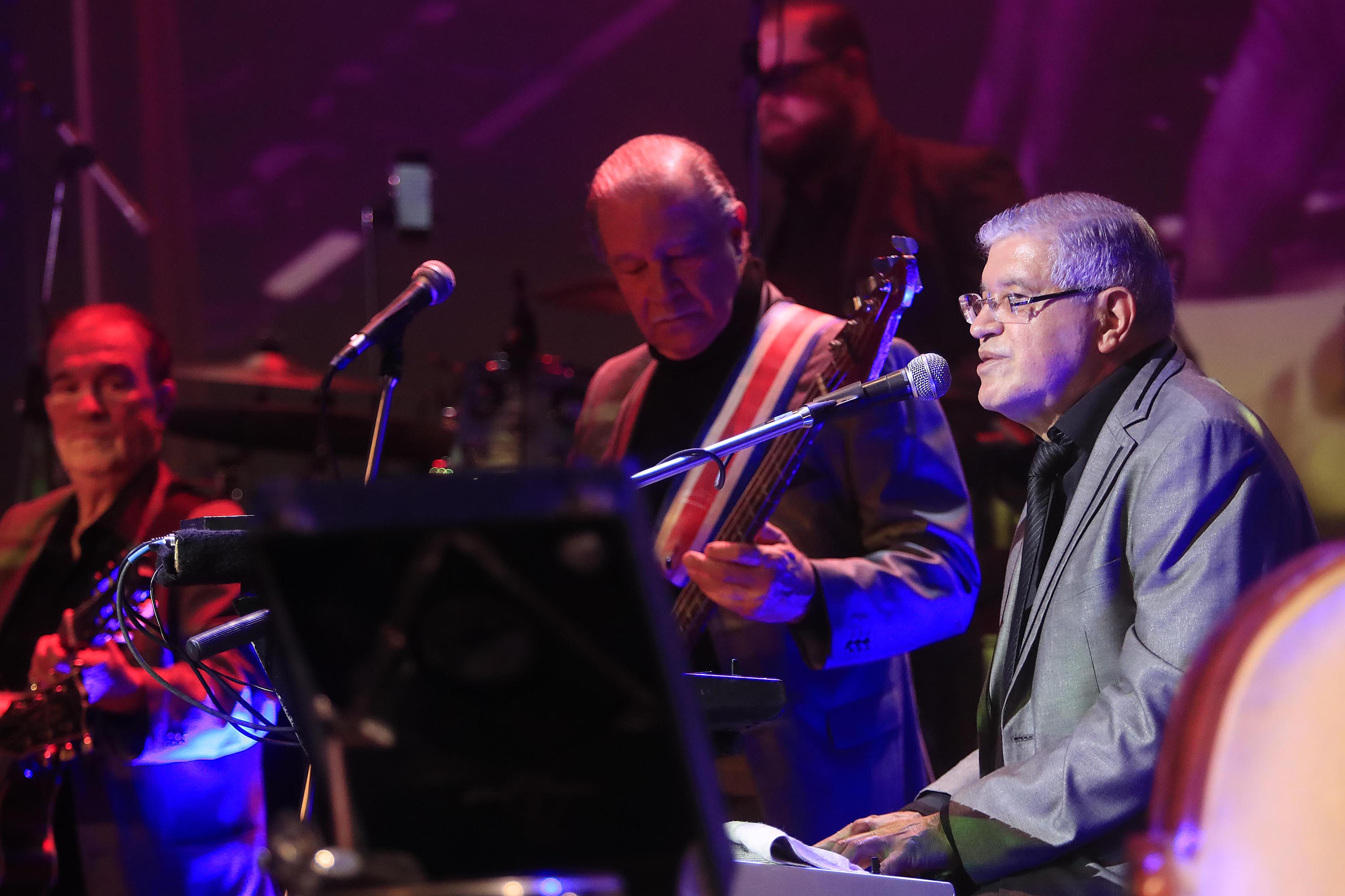 Músico Carlos Guzmán reveló detalles sobre su carrera que muchos ...