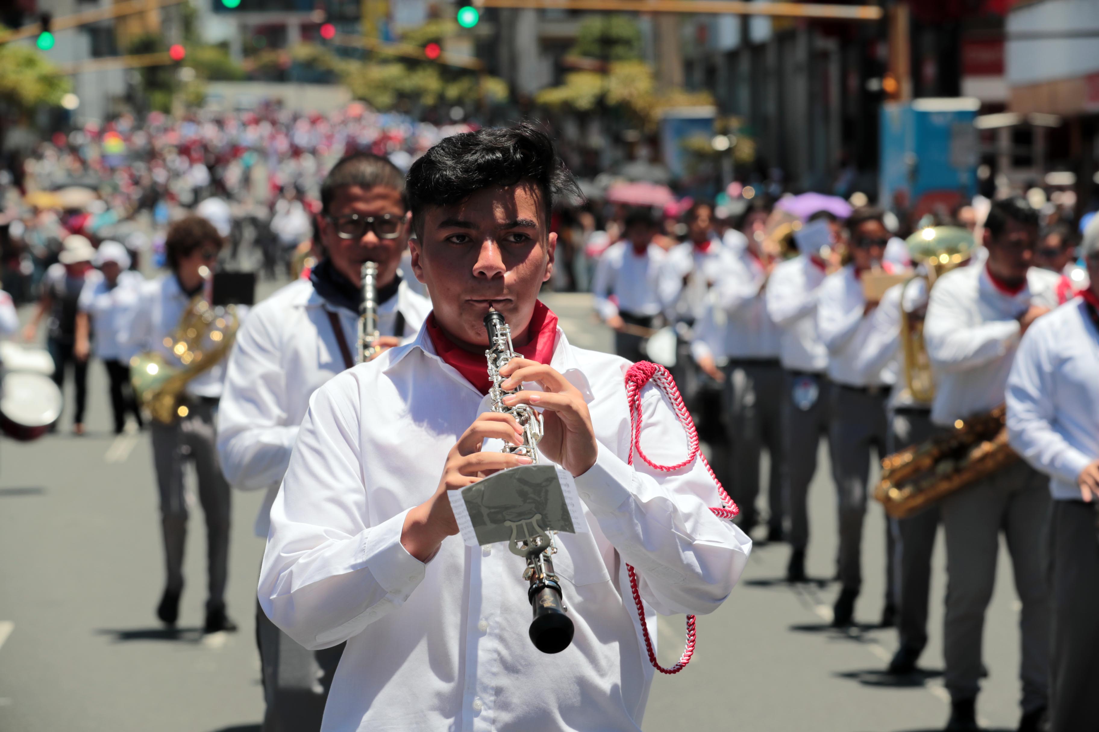 Bandas de desfile piden que el 15 de setiembre se mantenga feriado y no ...