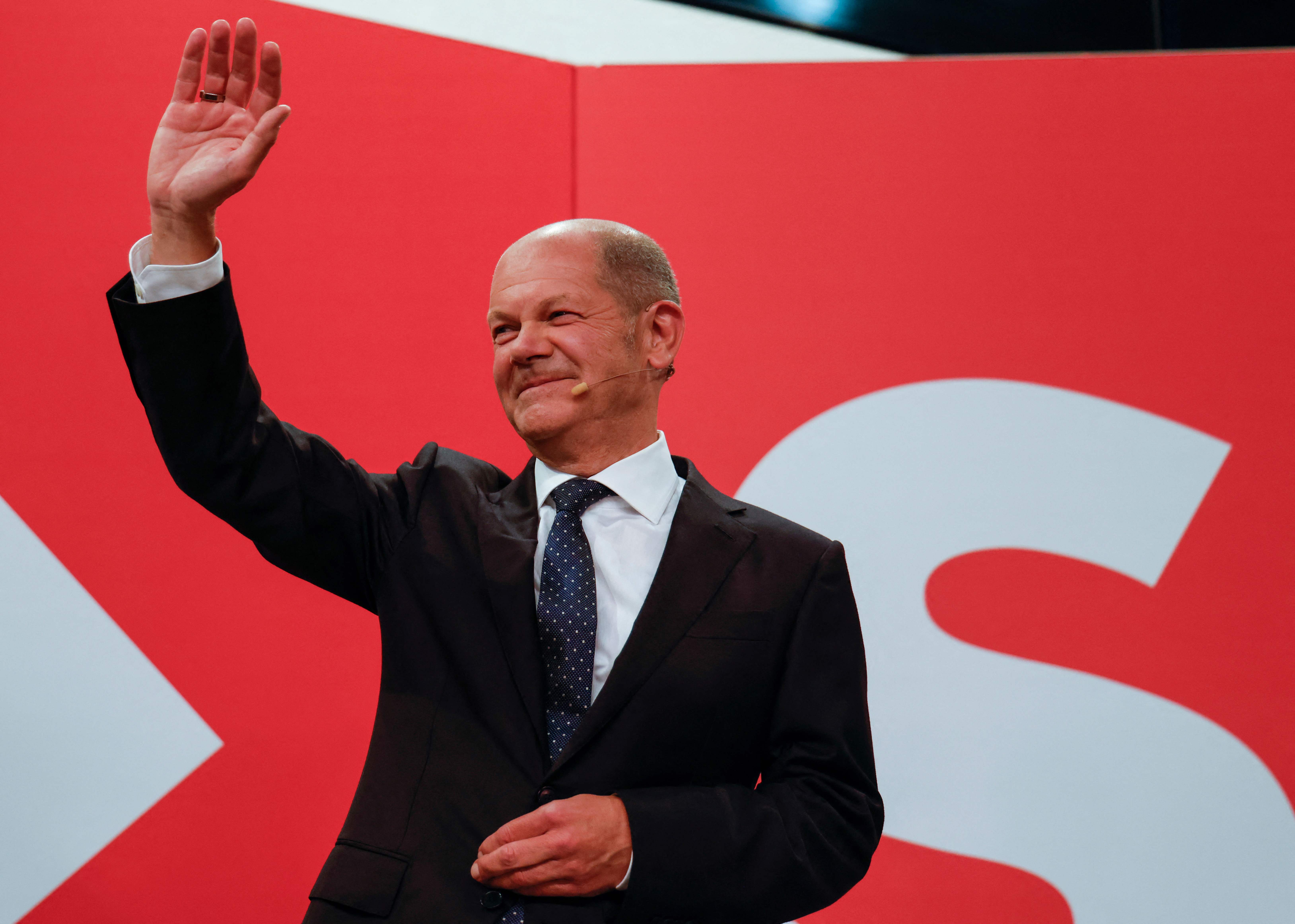 Olaf Scholz toma el relevo de Angela Merkel como canciller de Alemania ...