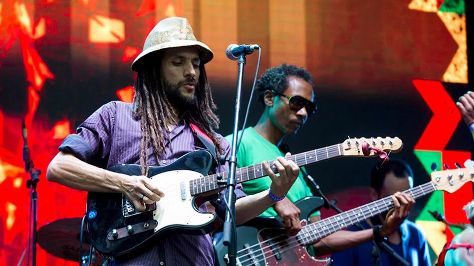 Un rojo reggae band jala para España a mostrar un poco del sabor de ...