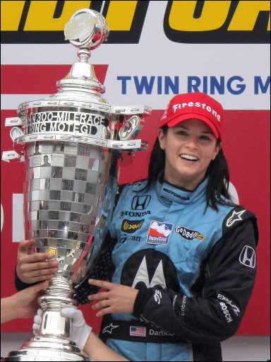 La estadounidense Danica Patrick, primera mujer en ganar en Indycar ...