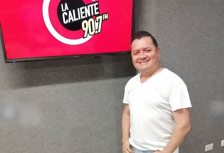 Locutor lleva su programa a la televisión | La Teja