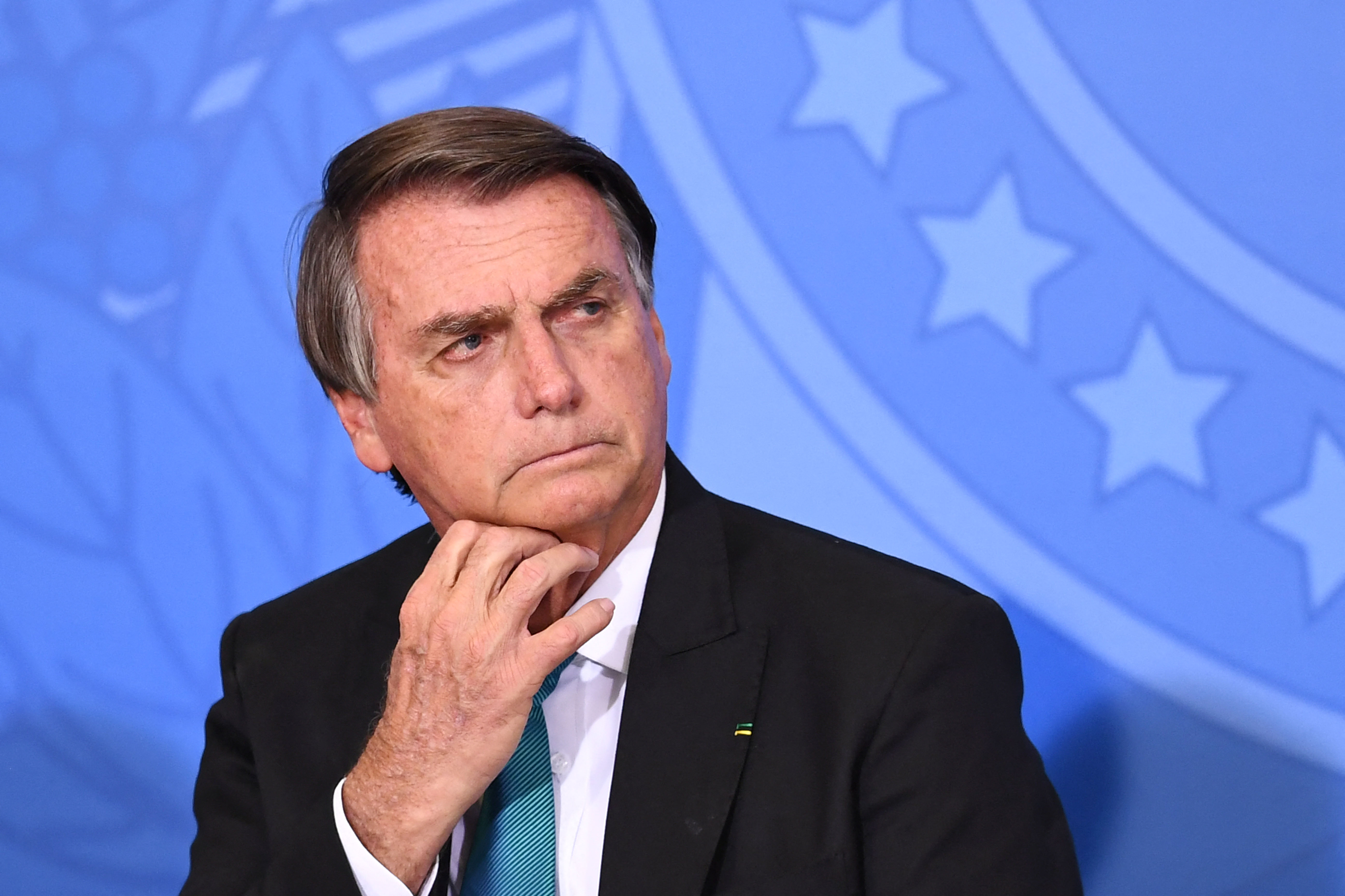 ‘Duele en el alma’: Bolsonaro rompe el silencio tras derrota electoral ...