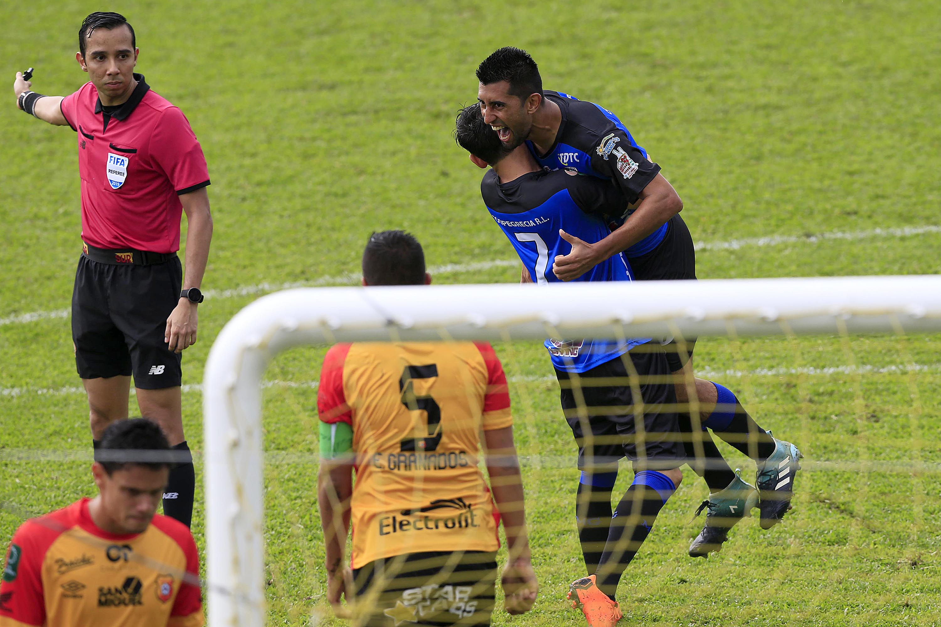 El tico nominado a mejor jugador del Mundial Sub-20 de Egipto 2009 se ...