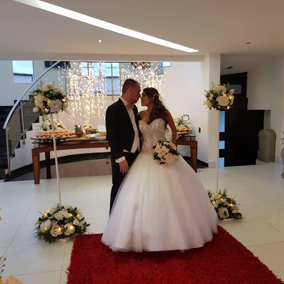 En todas: modelo Elizabeth Beita pasó a la vida seria | La Teja