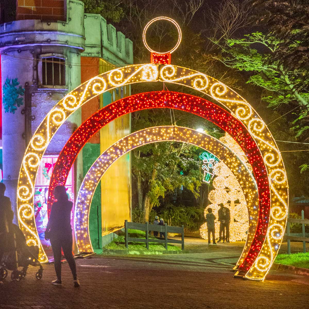 Parque Diversiones atrae con su “Brillo de Navidad” a miles de familias ...