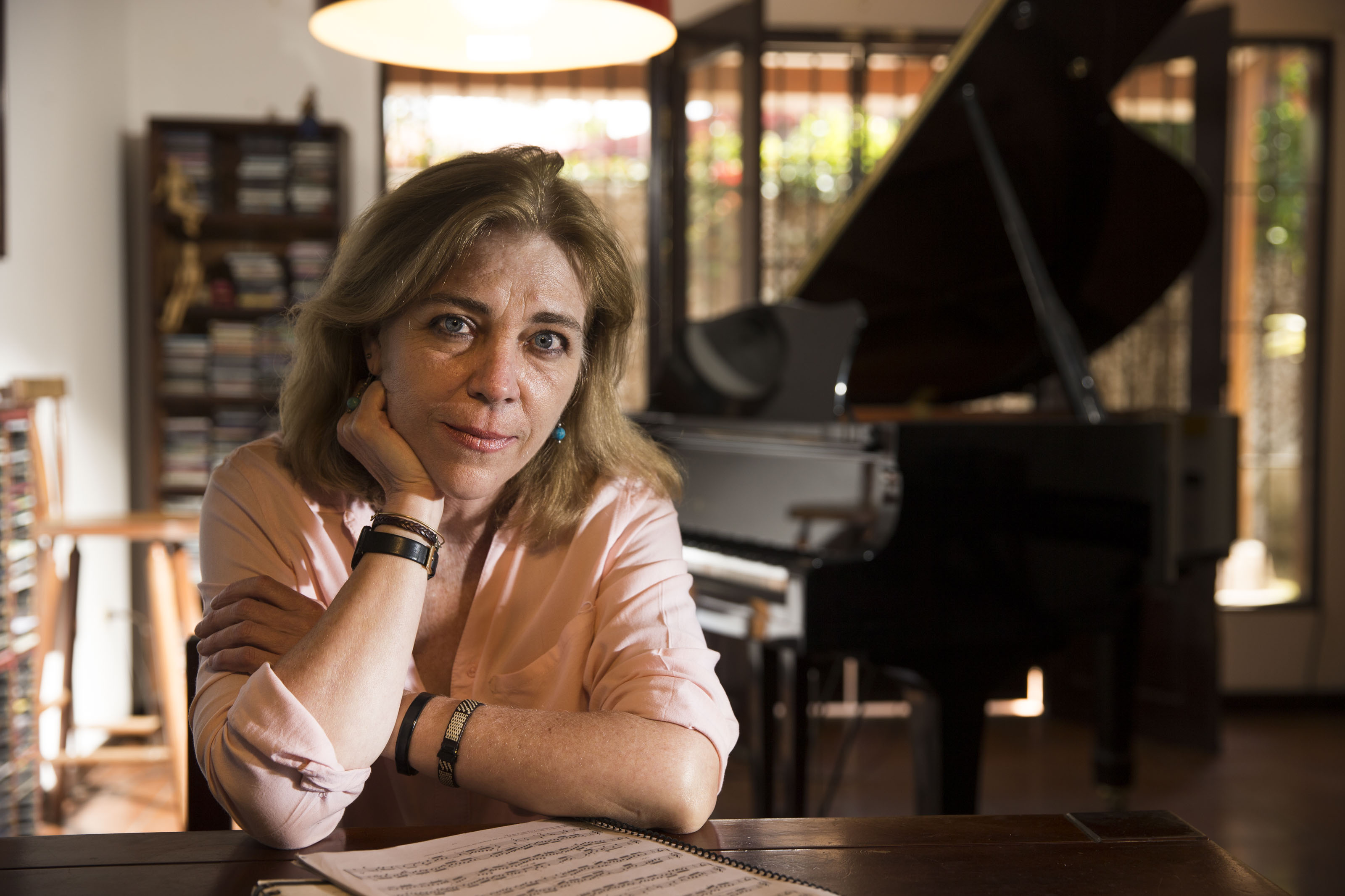 María Pretiz estrenará su libro-disco ‘Pisapapeles’ con un concierto en ...