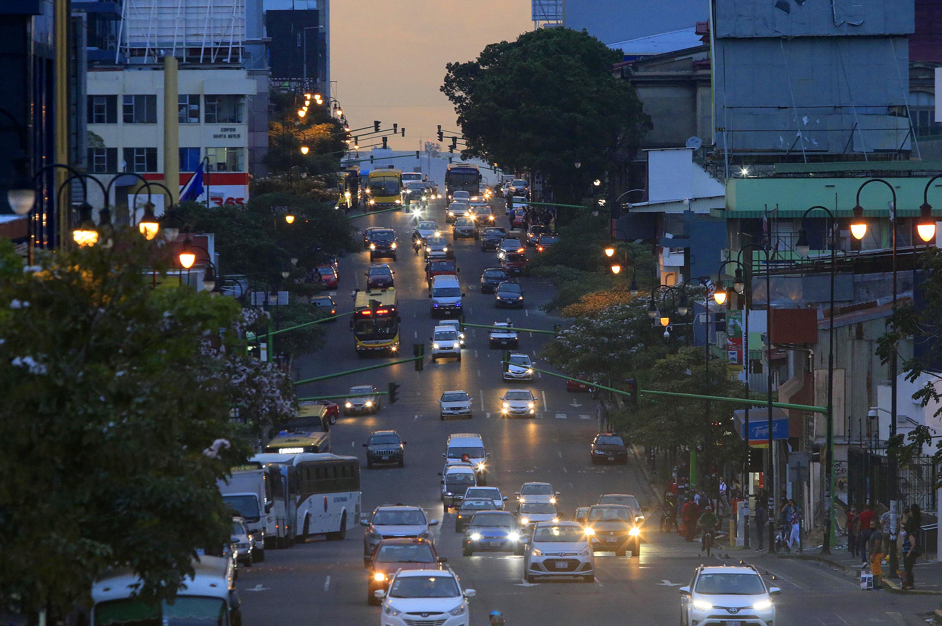Restricción vehicular para mayo 2021 alternará por placas pares e ...