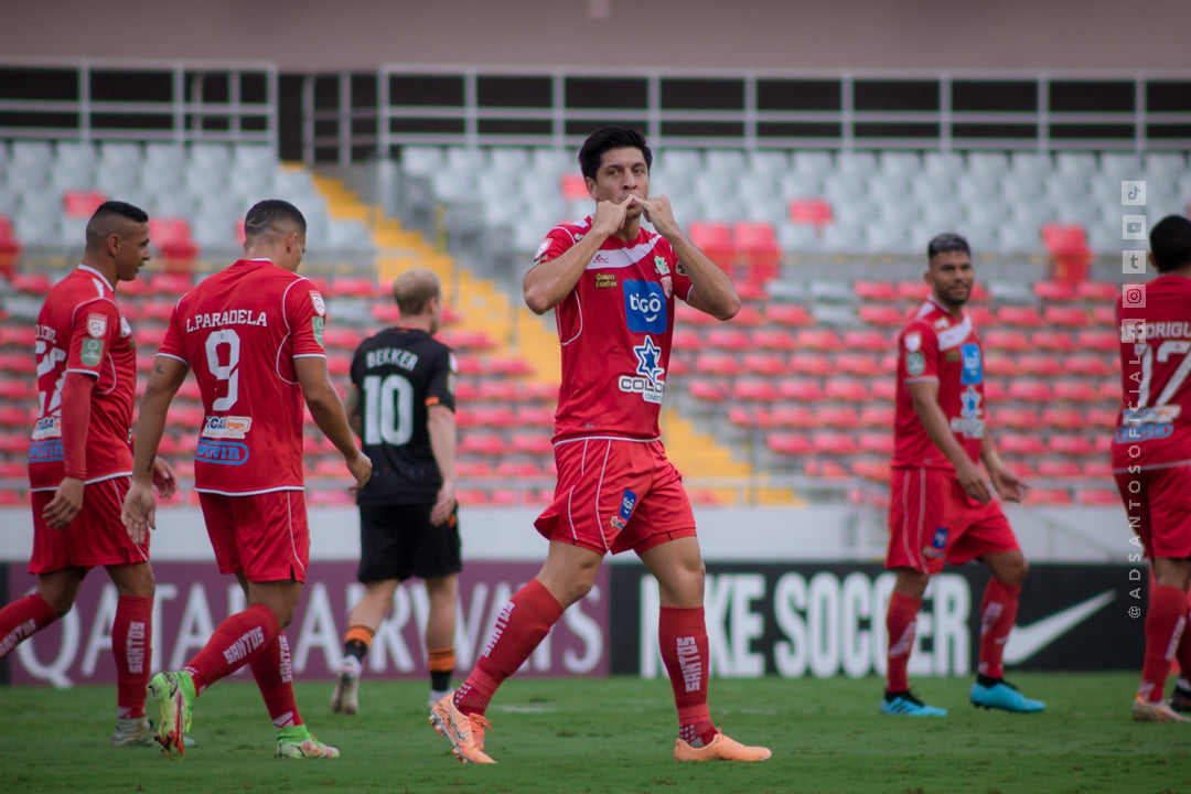 Christopher Meneses vive nuevos aires en el Santos | La Teja