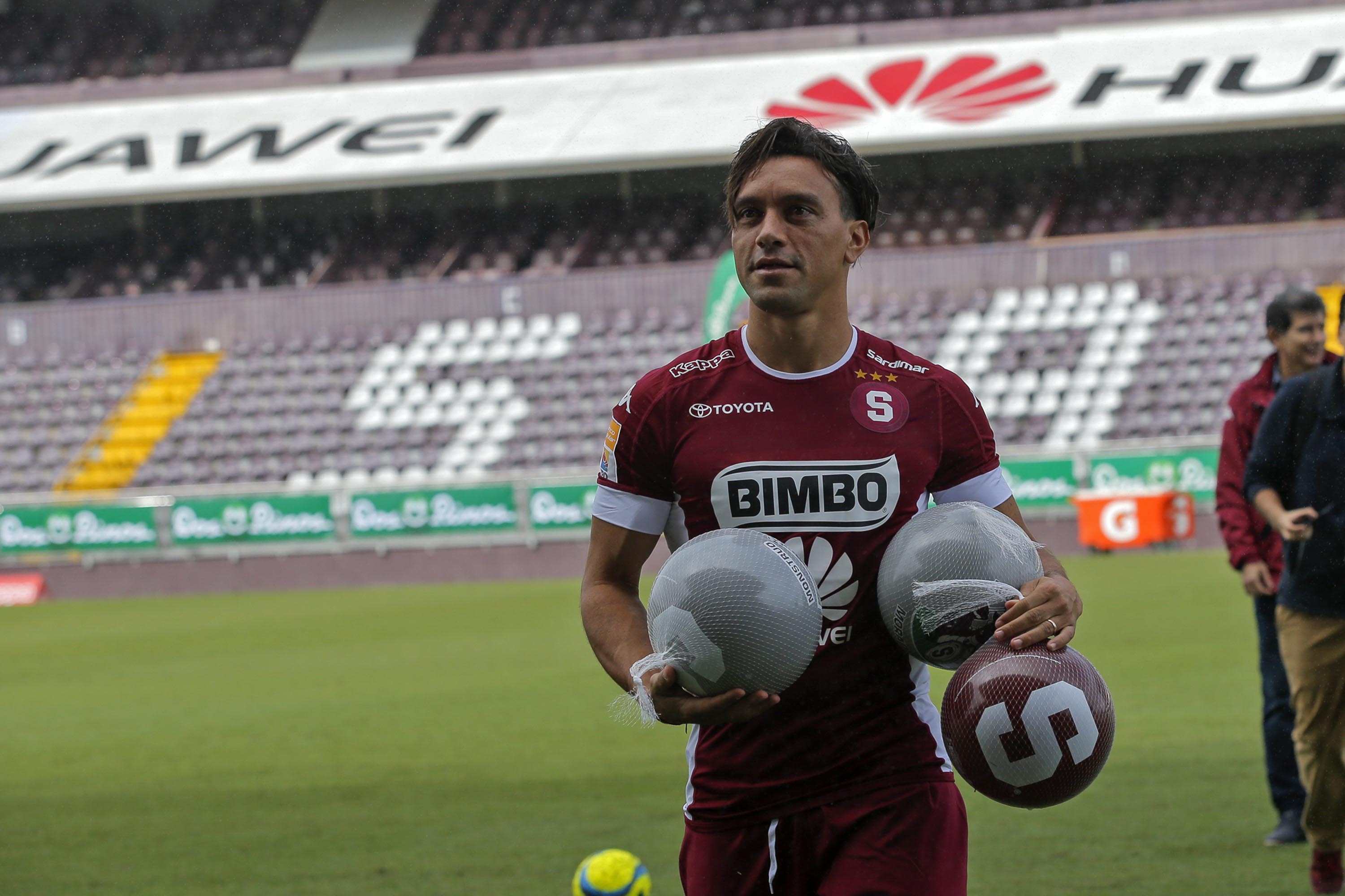 Christian Bolaños no cree que tenga campo asegurado en el Mundial | La ...