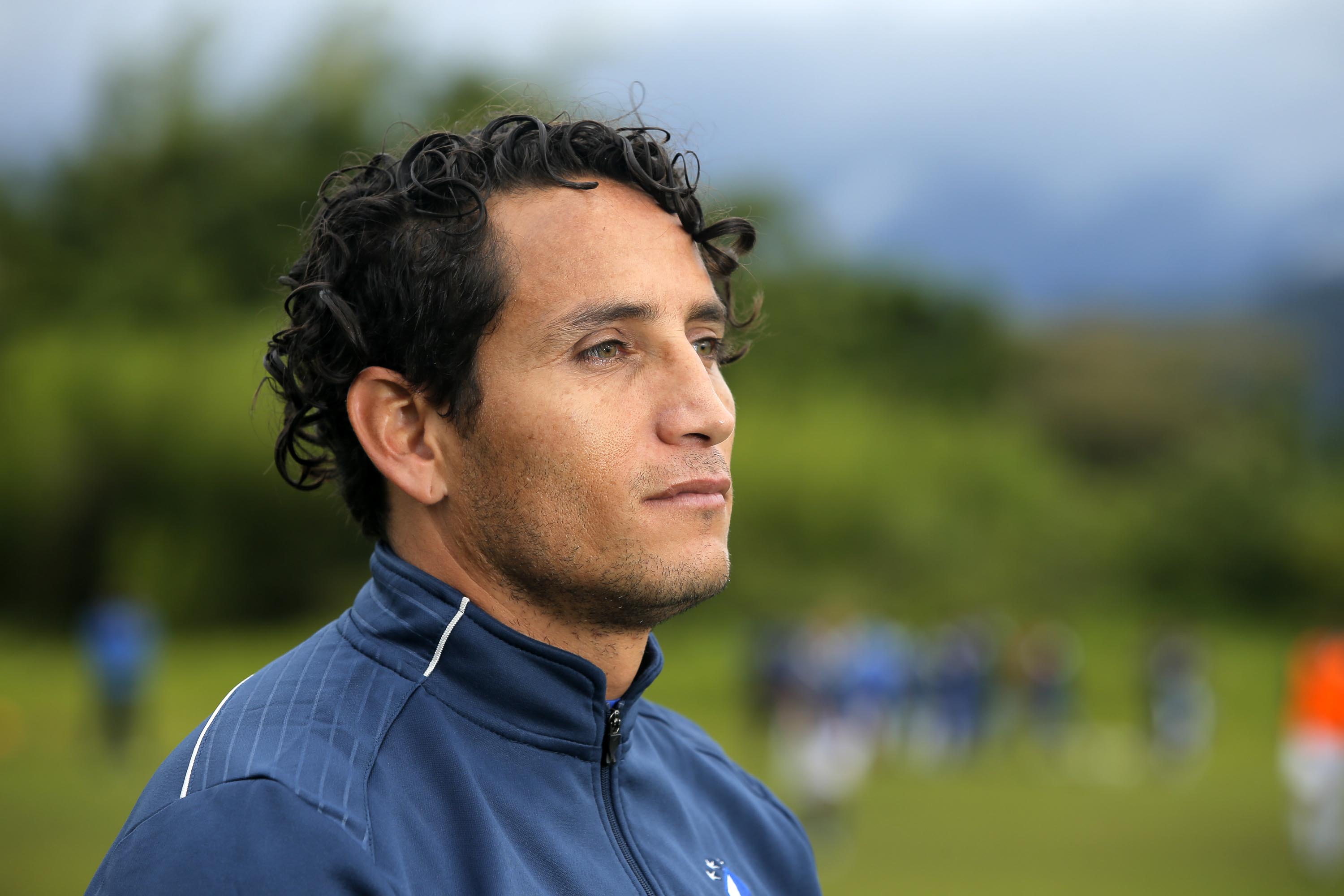 Video: El “Chiqui” Brenes presenta a su hijo como goleador (heredó el ...