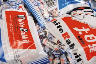 Salud revisa caramelos chinos White Rabbit | La Nación