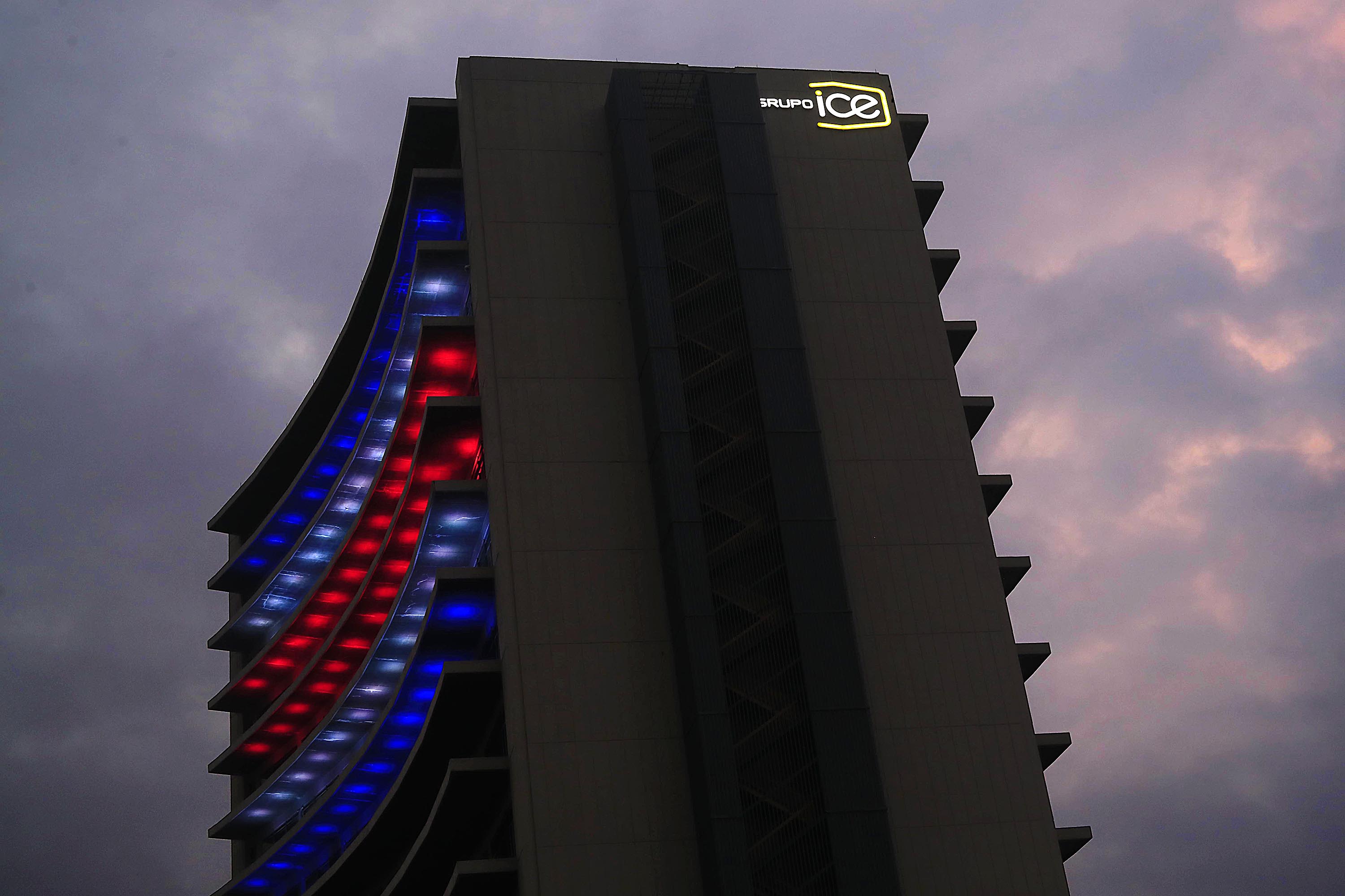 ICE recibe crédito de $150 millones para atender operación diaria y ...