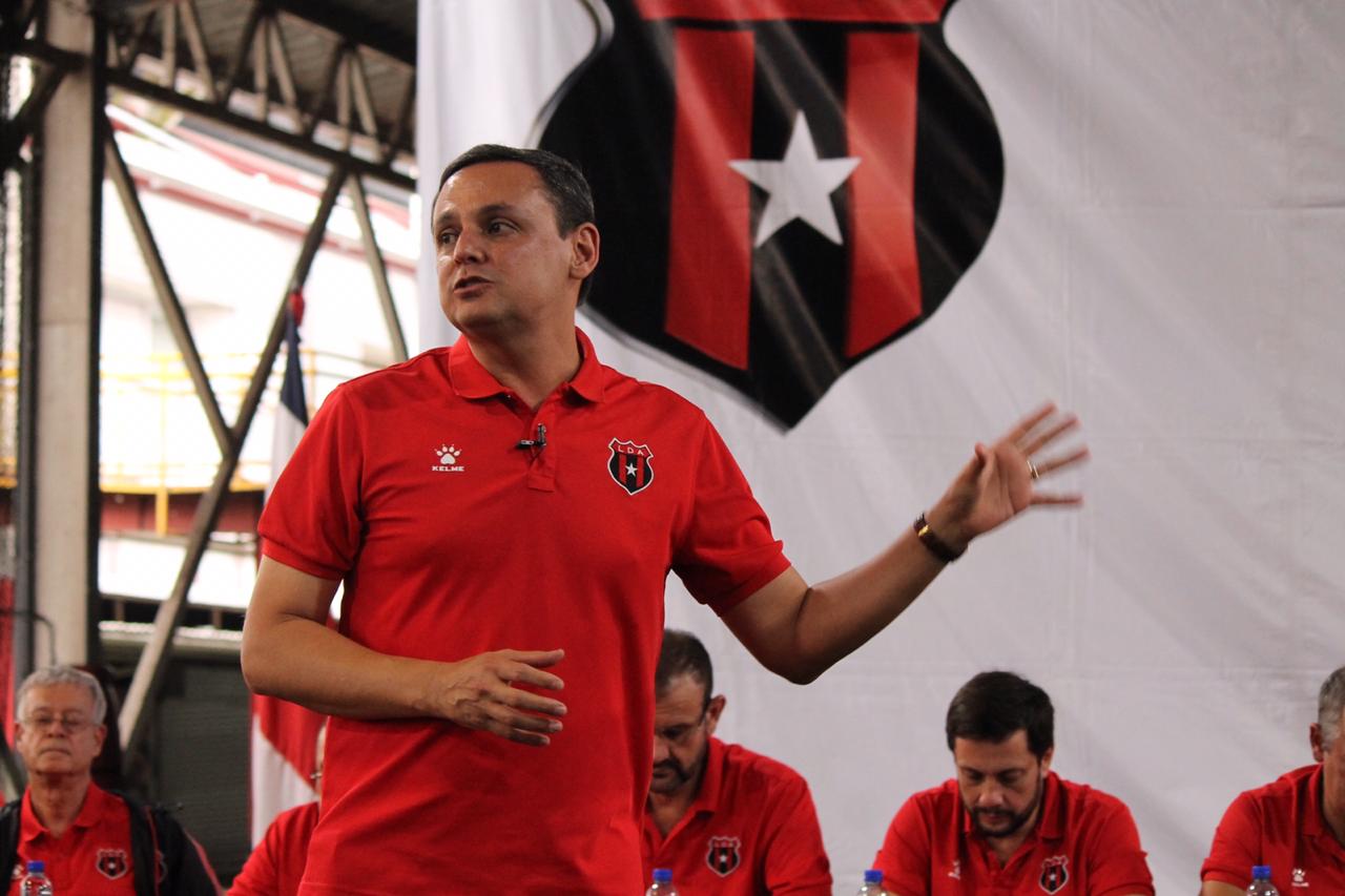 Conozca la promesa que Fernando Ocampo no ha cumplido como presidente ...