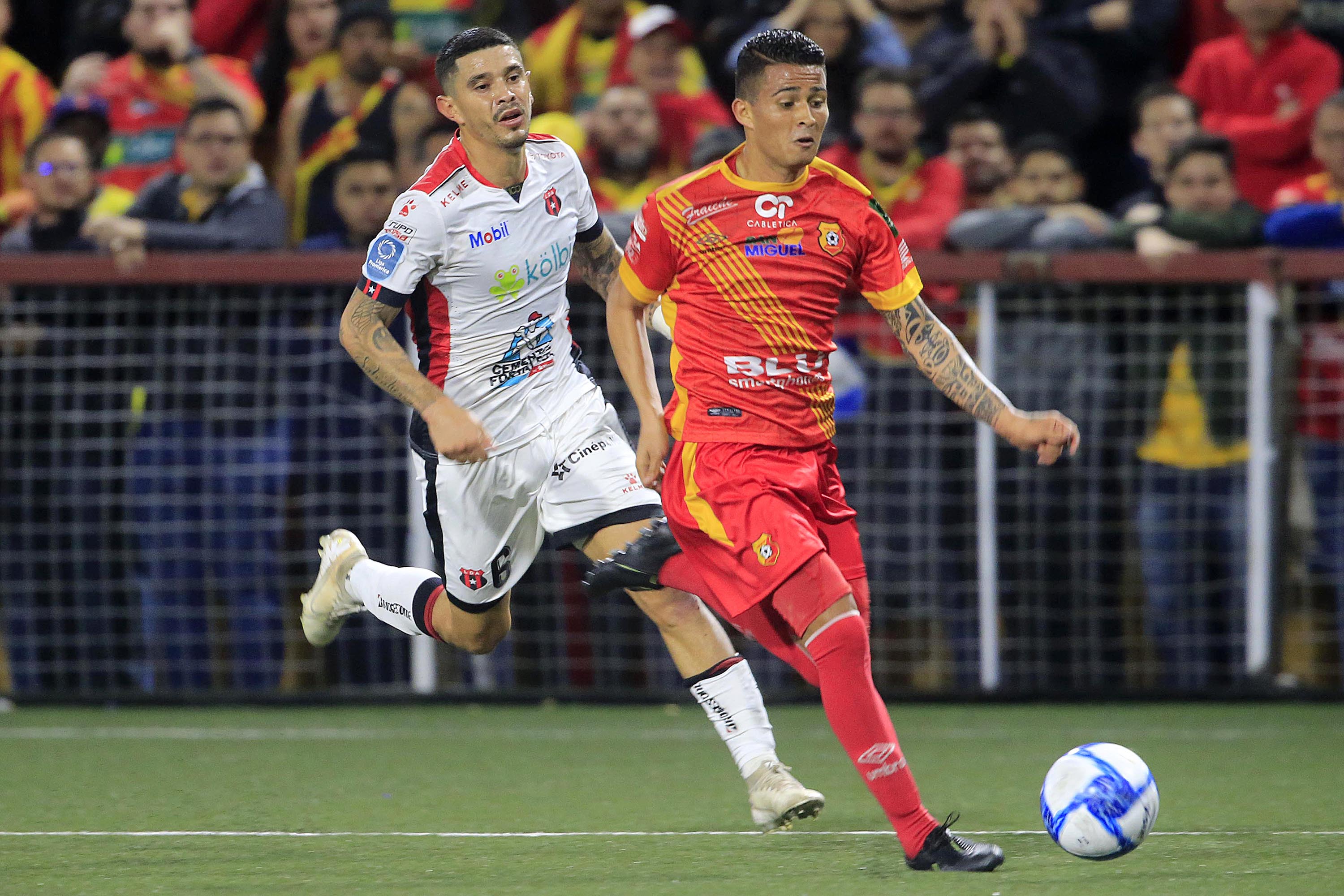 Jafet Soto consiguió el Play Station con el que Gerson Torres juega la ...