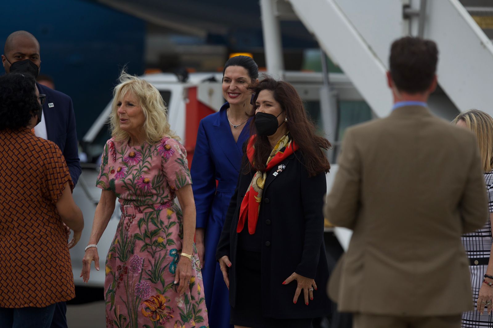 Jill Biden aterrizó en Costa Rica a las 3:40 p. m. y fue recibida por ...