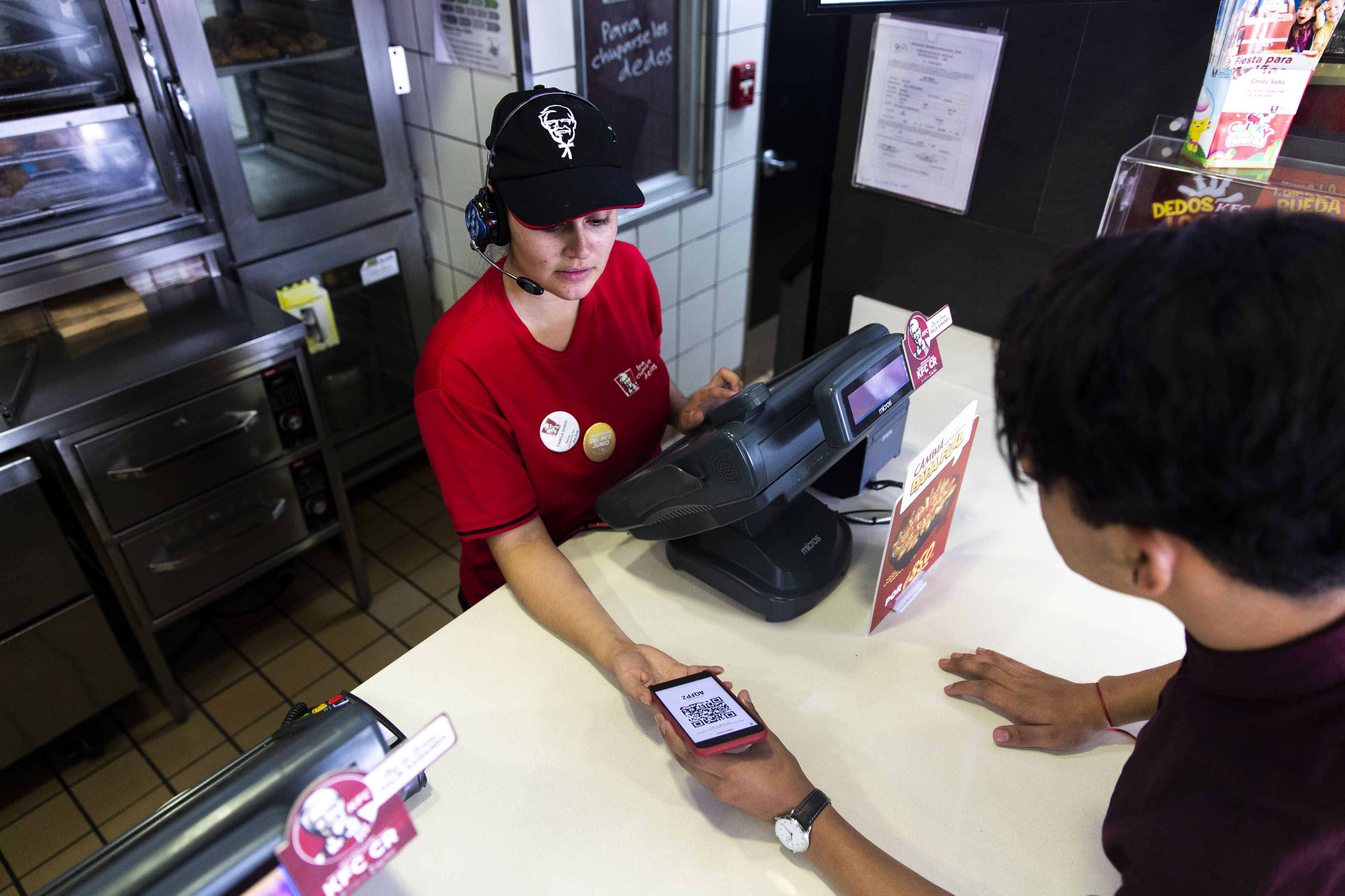 KFC busca personal para su nuevo restaurante en Limón | La Teja