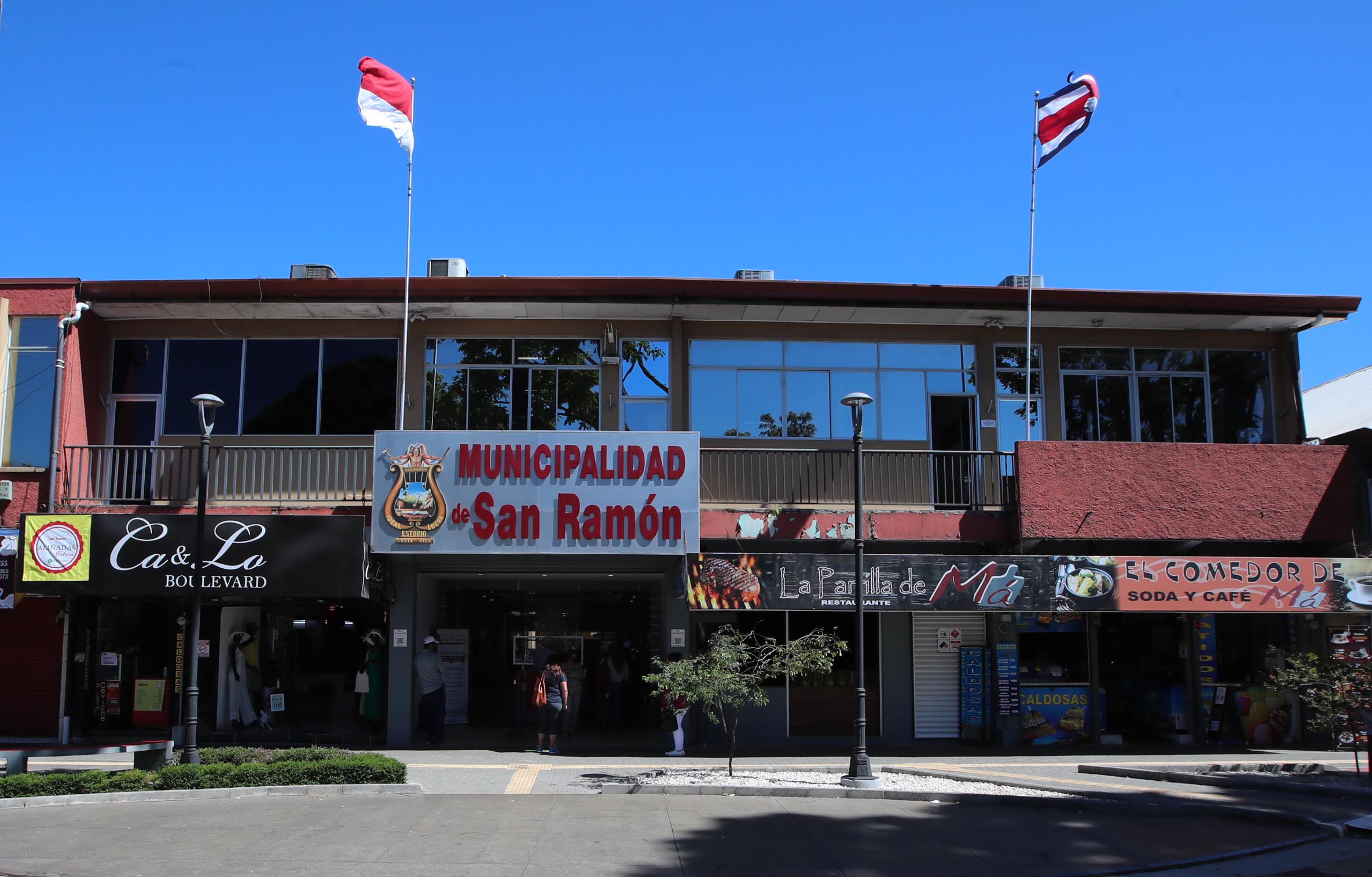 Allanan muni de San Ramón y alcalde estaría embarrado | La Teja