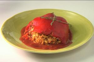 Mini receta Richly: Chiles morrones rellenos de atún | La Nación