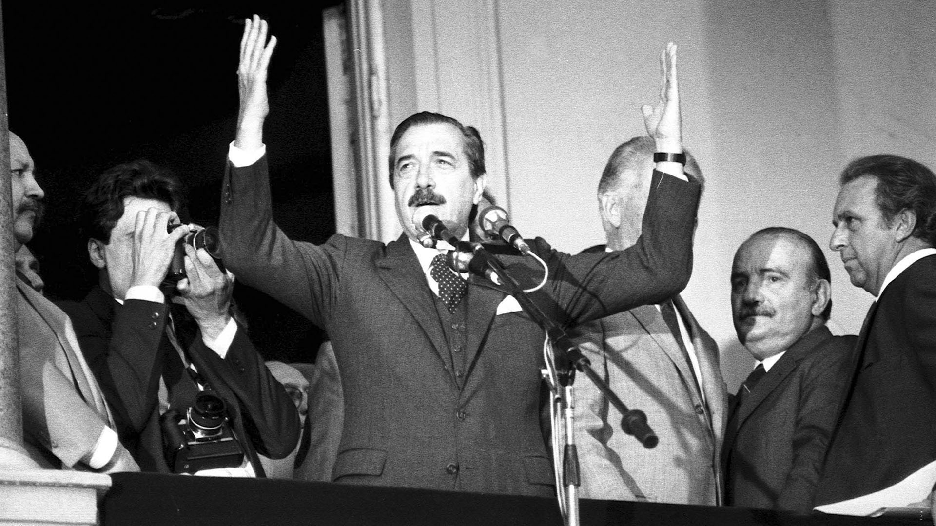 “felices Pascuas La Casa Está En Orden” El Cara A Cara De Alfonsín 8069