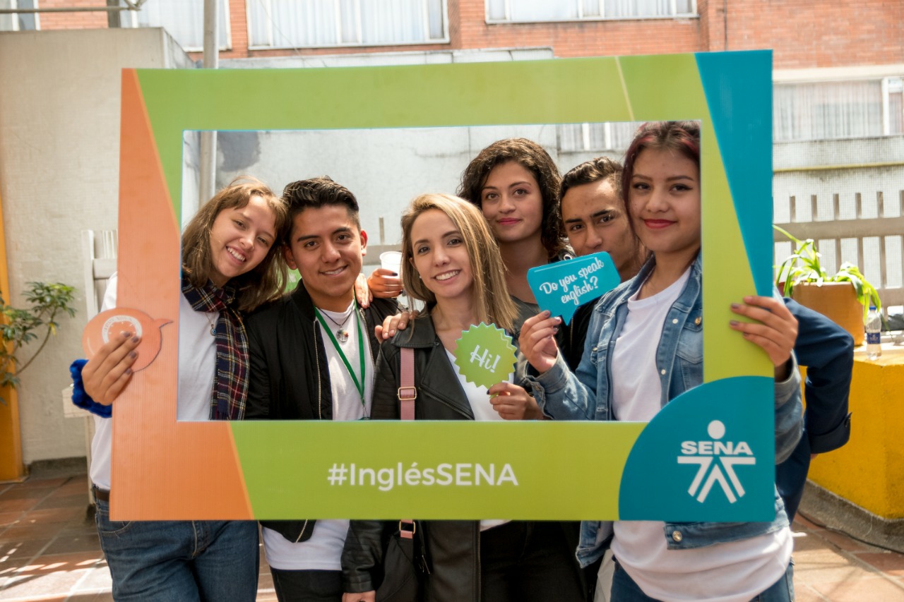 Вивчайте англійську мову з Sena крок за кроком щоб зареєструватися на віртуальні курси які