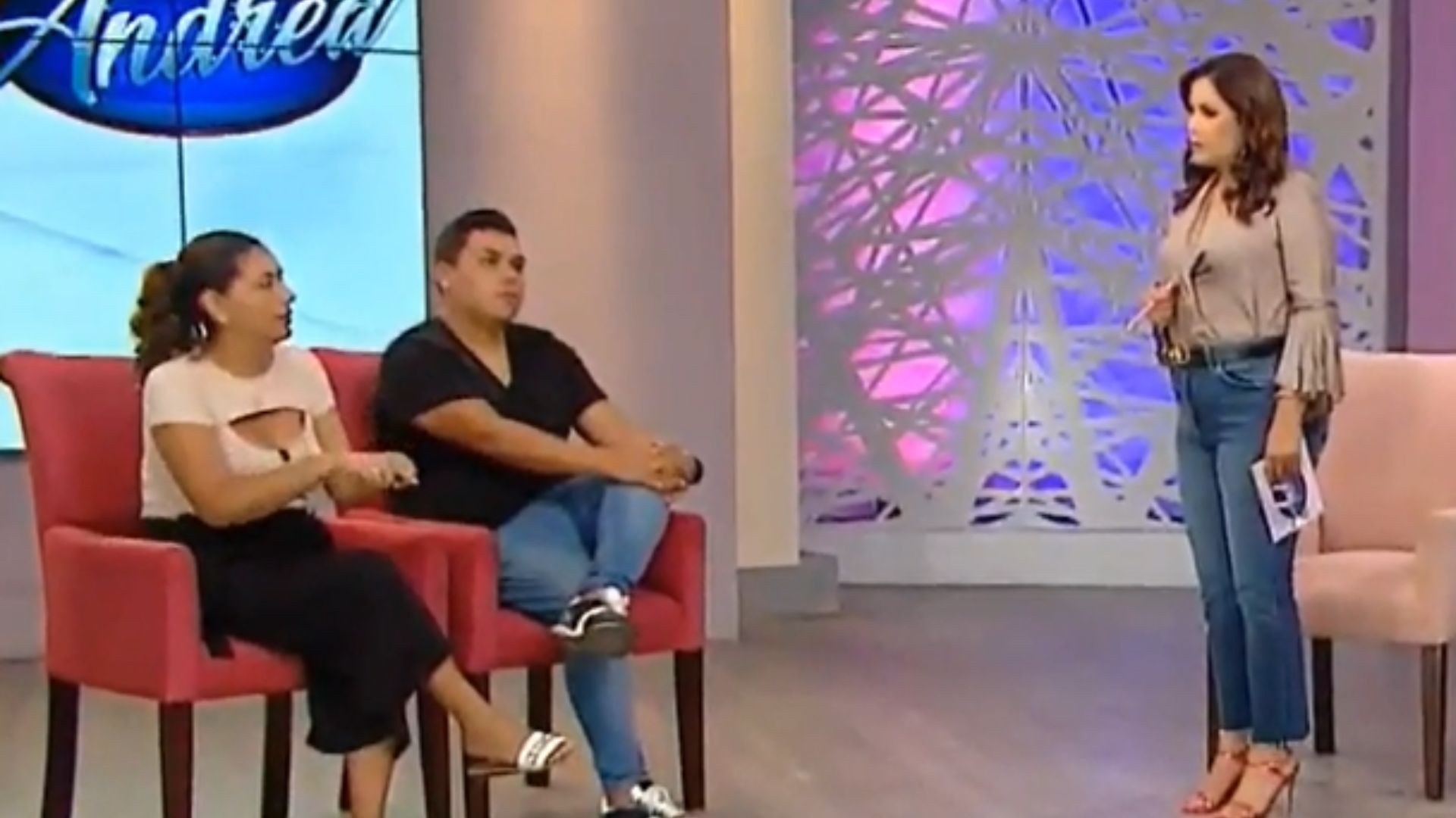 Magaly Medina Y Andrea Llosa Estas Son Las Numerosas Diferencias Que