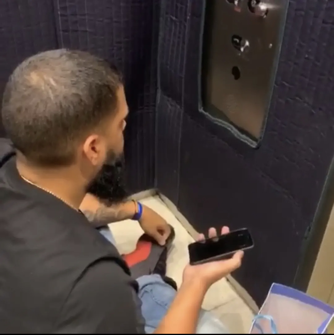 Tiktok When A Person Gets Stuck In An Elevator And Asks For Help He Gets An Unusual Response